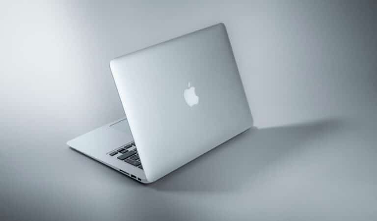 Apple Next MacBook Pro with Touch Screen could Appear in 2025