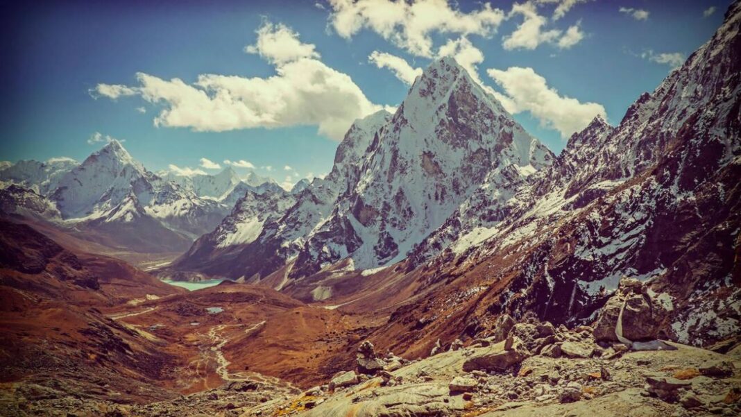 Top 20 Most Beautiful Mountains in the World [Mountaineers Guide]