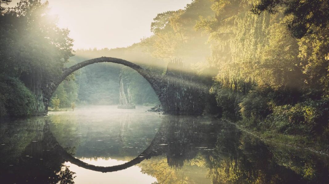 Spanning the Globe: 20 Most Beautiful Bridges in the World
