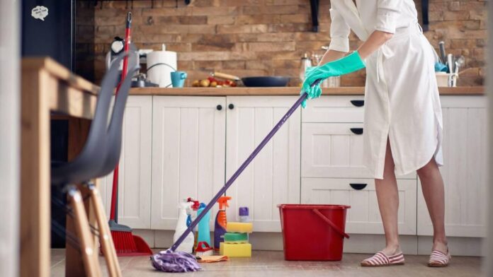 How to Clean the House Quickly: 10 Best Tips for Millennials
